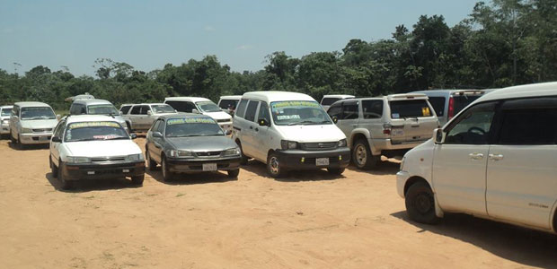 Cocaleros con autos chutos recibieron a Evo en Bulo Bulo | Erbol ...