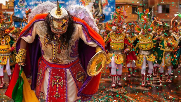 El Carnaval de Oruro: Donde diablos bailan para la Virgen | Erbol ...