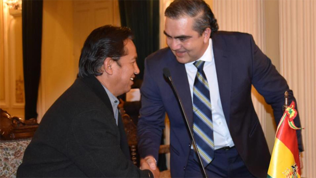 Exministro Siles jura como Viceministro de Autonomías | Erbol Digital ...